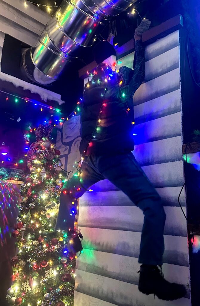 Christmas Pop-up Bar Tinsel Brings Season’s Gleam to Philadelphia ...